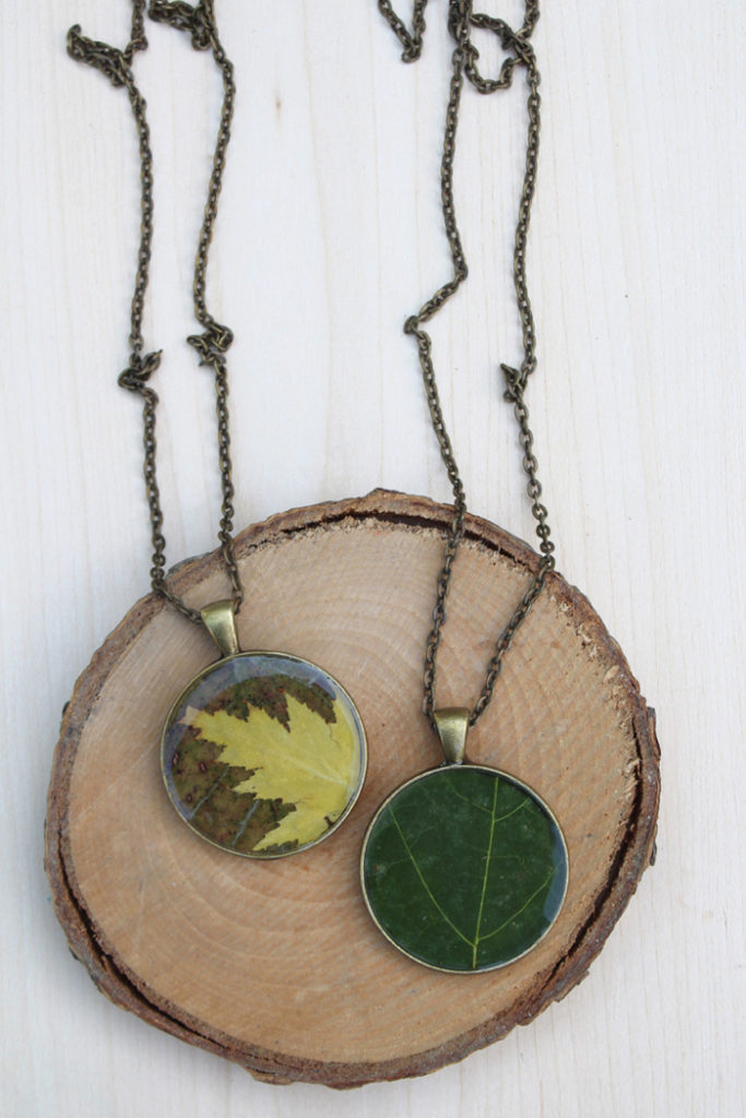Autumn Leaf Resin Pendant DIY - Resin Crafts Blog