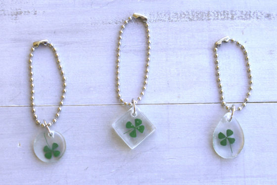 Four-Leaf Clover Resin Keychains - Resin Crafts Blog