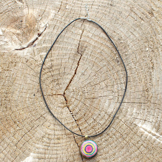 Rolled Paper Resin Pendant DIY - Resin Crafts Blog