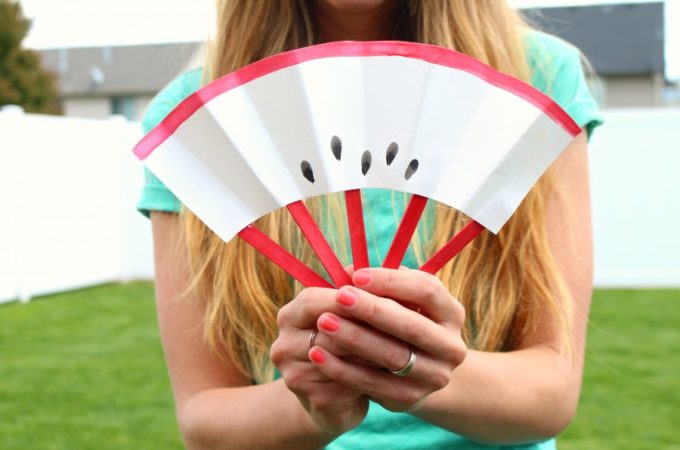 hand-painted-fan-900x600 - Resin Crafts Blog