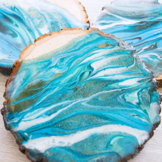25 Beautiful Resin and Wood Projects You Can Easily Make