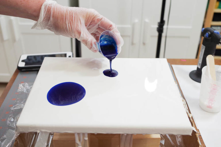 9 Colorful Dripped Resin Artwork - drip different colors of resin ...