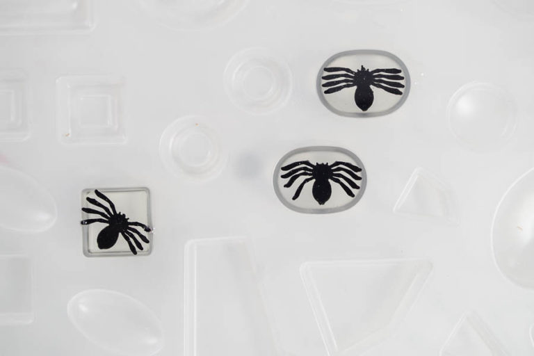 DIY Spider Resin Rings - Resin Crafts Blog