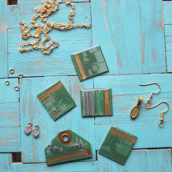 Motherboard Resin Jewelry Set DIY - Resin Crafts Blog