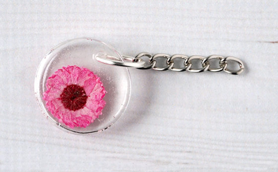 DIY Resin Flower Keychains - Resin Crafts Blog