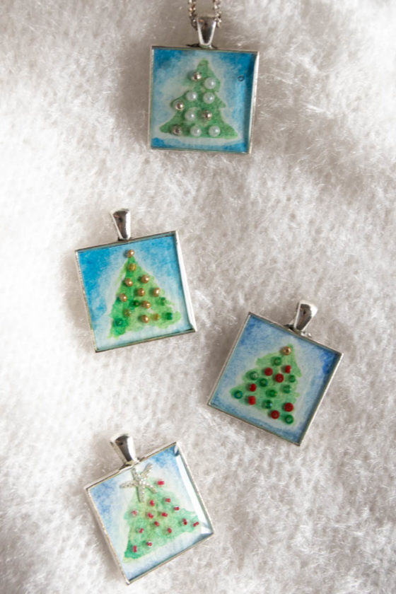 Elegant Poured Resin Christmas Ornaments - Resin Crafts Blog
