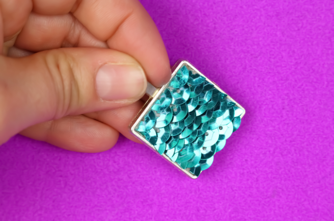 DIY Sequin Mermaid Pendant - Resin Crafts Blog