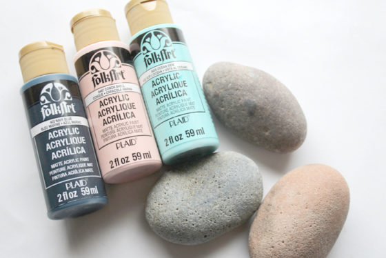 Garden Marker Rocks with Envirotex Spray Gloss Finish - Resin Crafts Blog