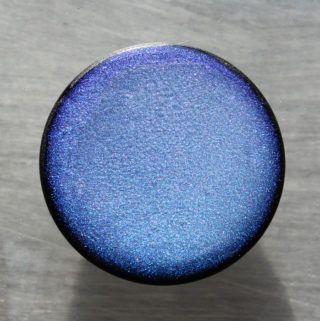 Resin Color Shift Pigment Pop Socket DIY - Resin Crafts Blog