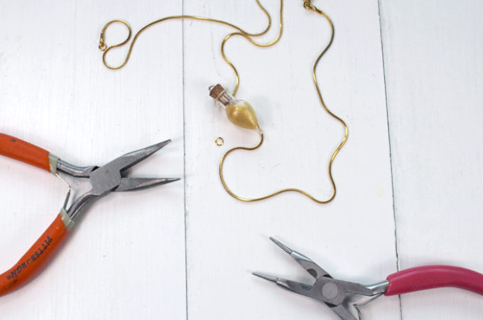 how to make liquid luck felix felicis potion vial necklac with resin ...