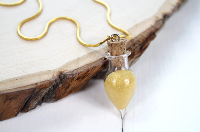 how to make liquid luck felix felicis potion vial necklac with resin ...