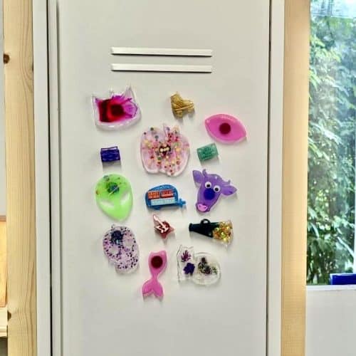 15 Quick and Easy DIY Resin Magnets