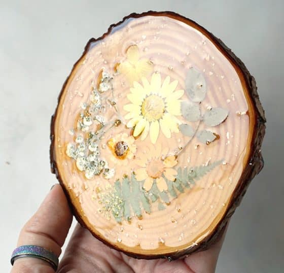 Wood Slice Flower Coasters - Resin Crafts Blog