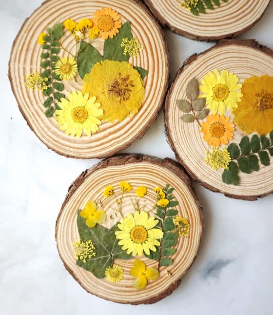 Wood Slice Flower Coasters - Resin Crafts Blog